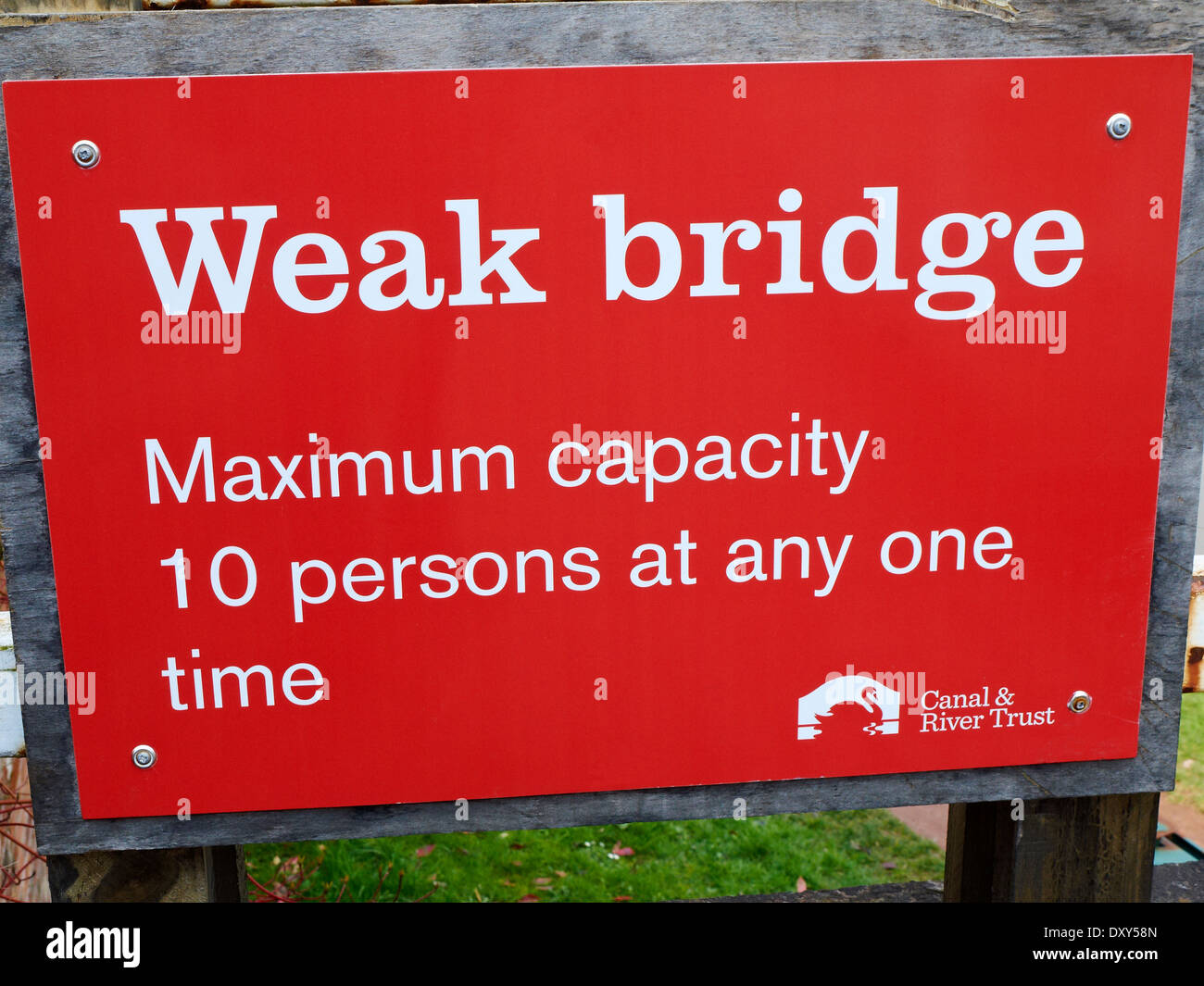 Weak bridge sign in Cheshire UK Stock Photo - Alamy