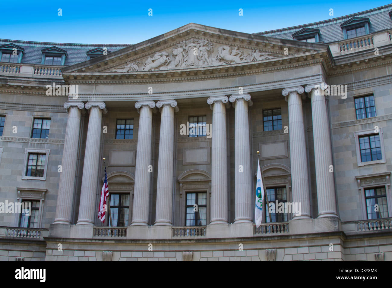 Federal triangle hi-res stock photography and images - Alamy