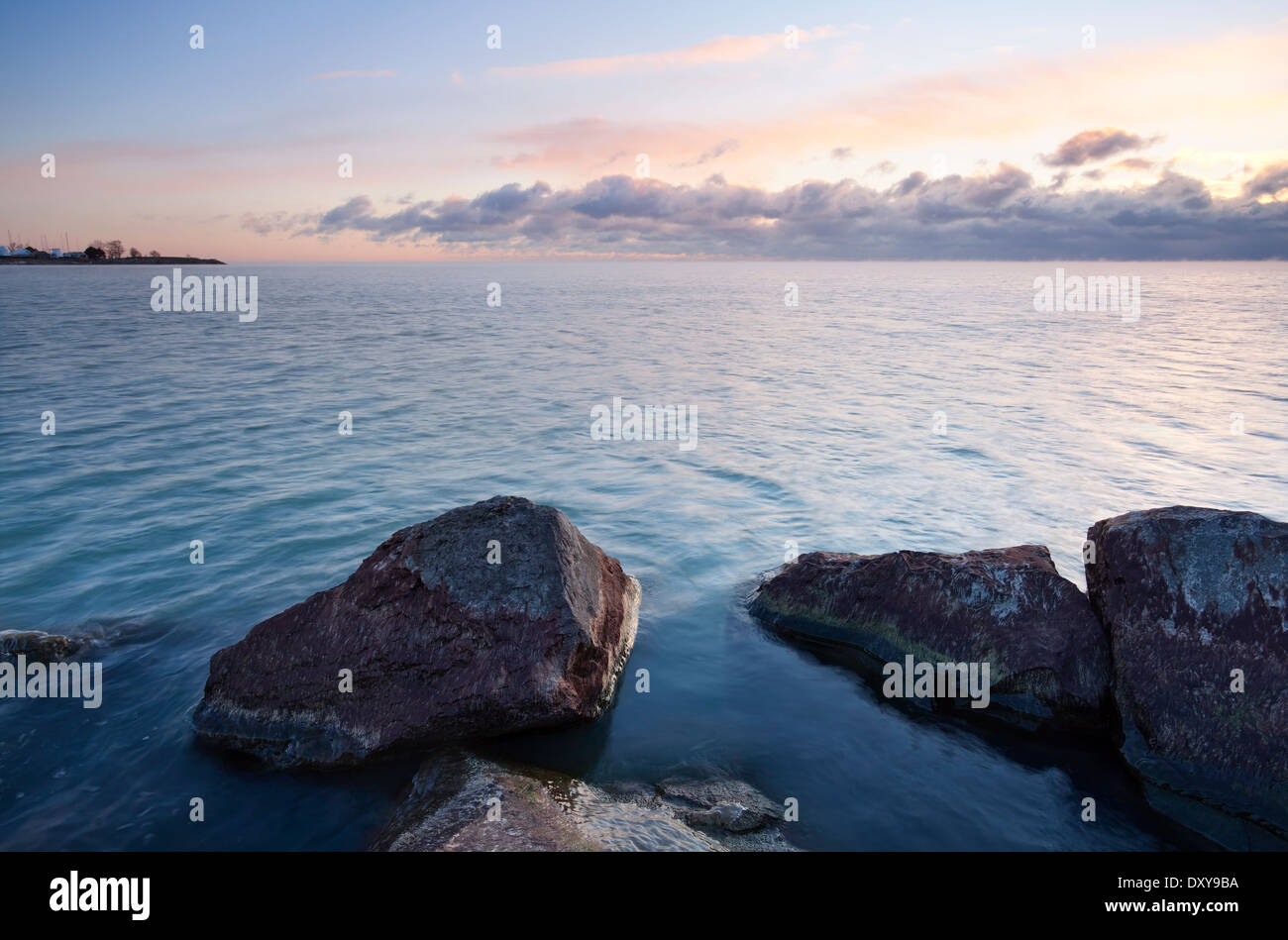 Frozen lake canada algae hi-res stock photography and images - Alamy