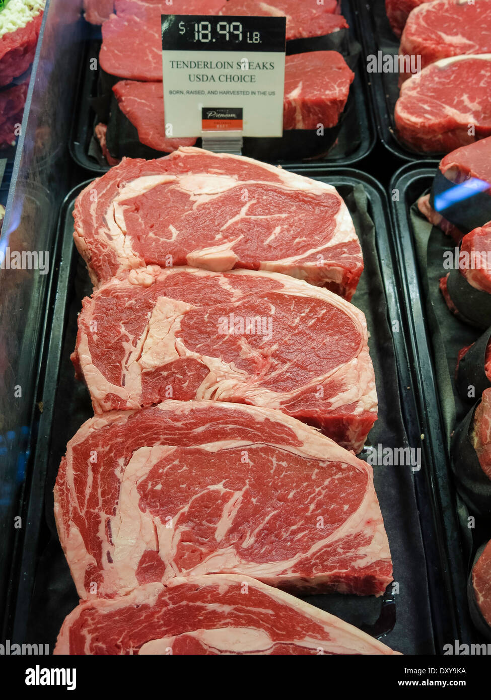 Market department store hi-res stock photography and images - Alamy