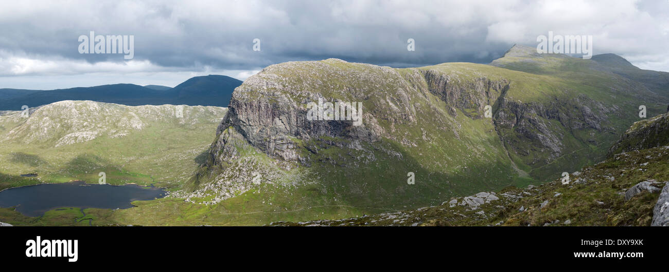 The cliff of Sron Ulladale (Sròn Uladail) and the ridge to Oireabhal in ...