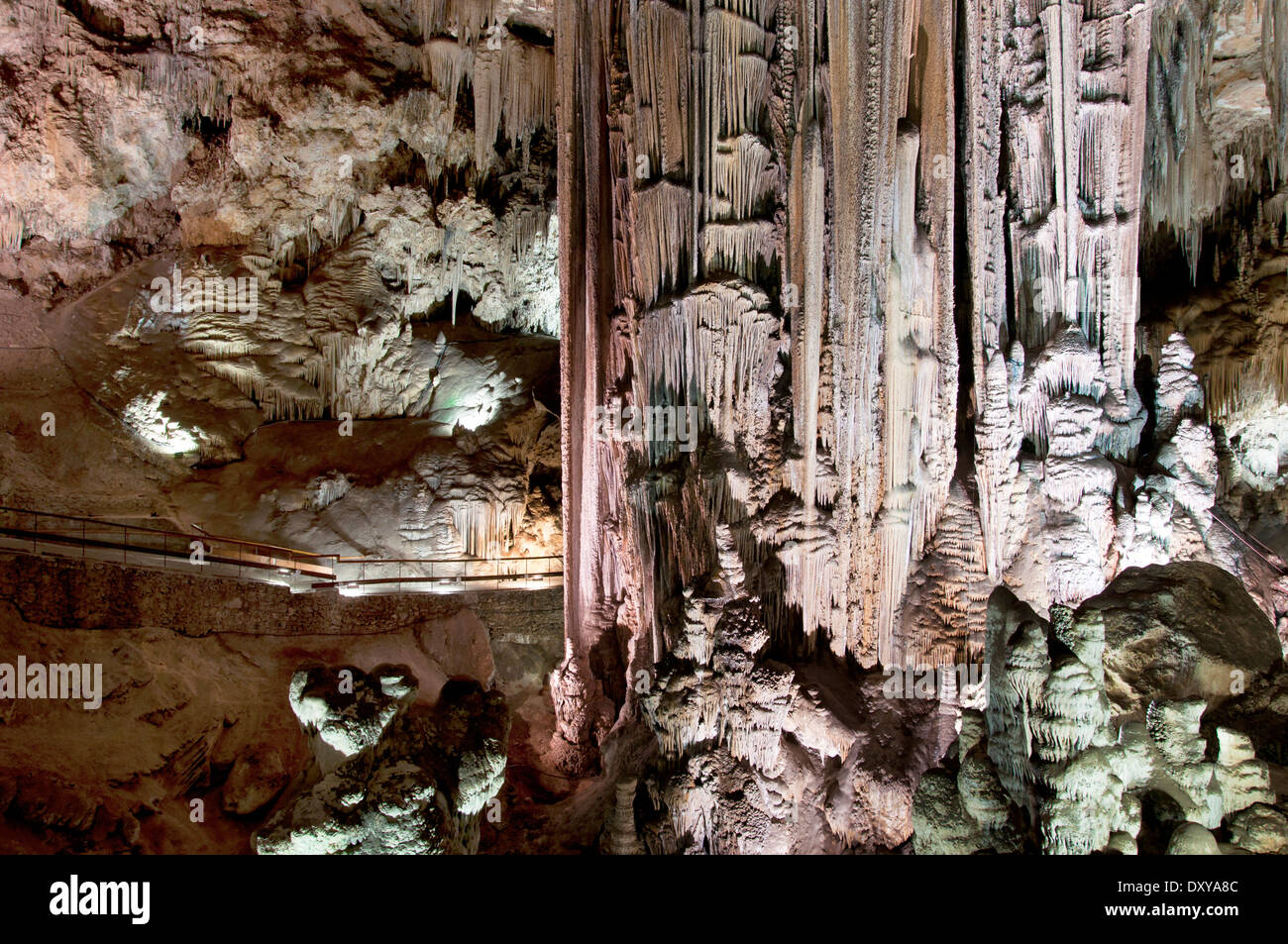 Cavern roof hi-res stock photography and images - Alamy