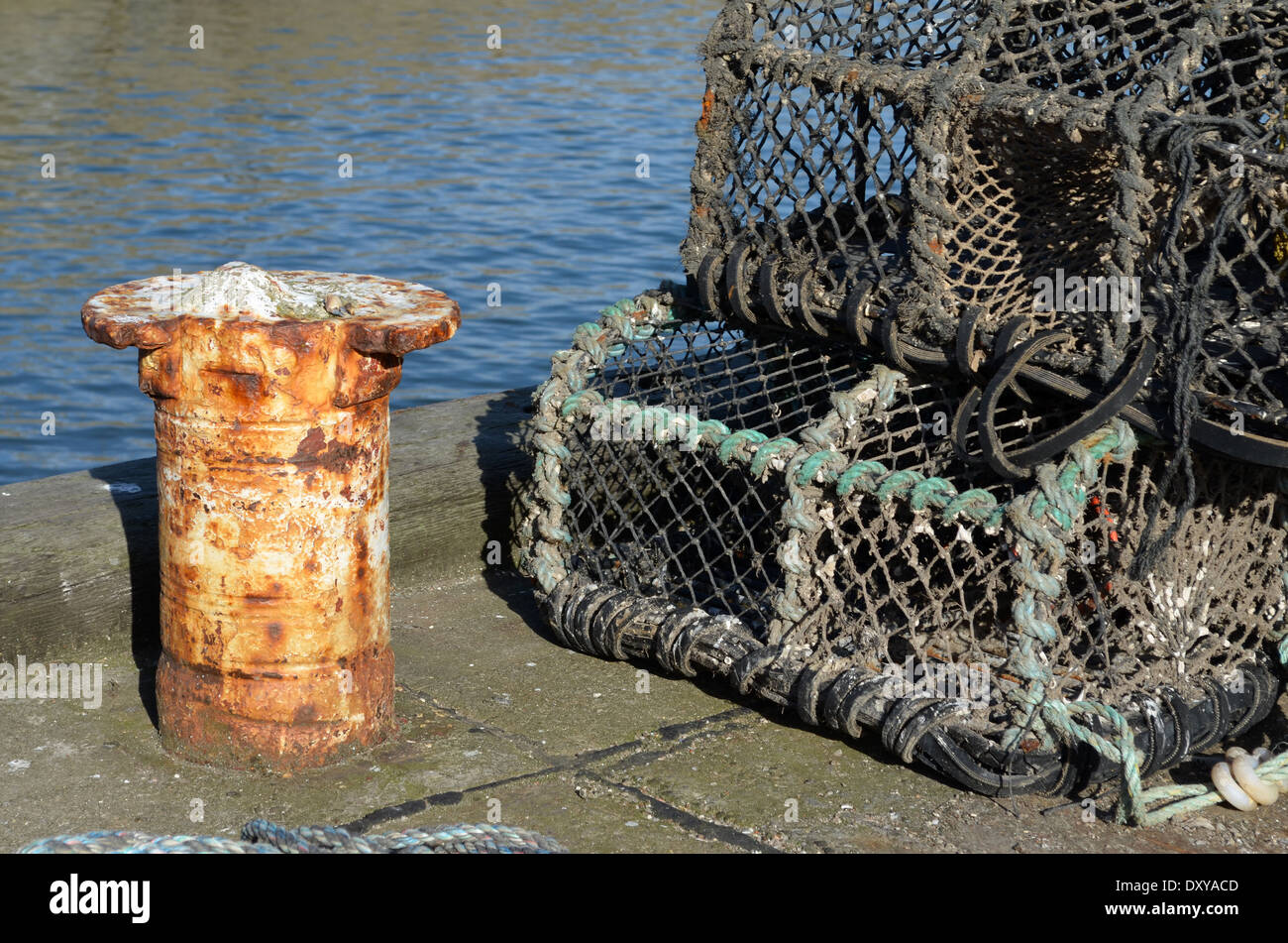 Sea rusty bollard hi-res stock photography and images - Alamy