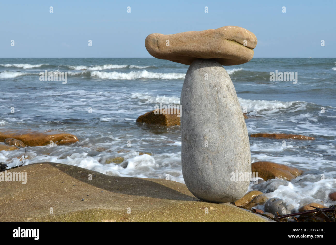 Balancing rocks on sea beach hi-res stock photography and images - Alamy