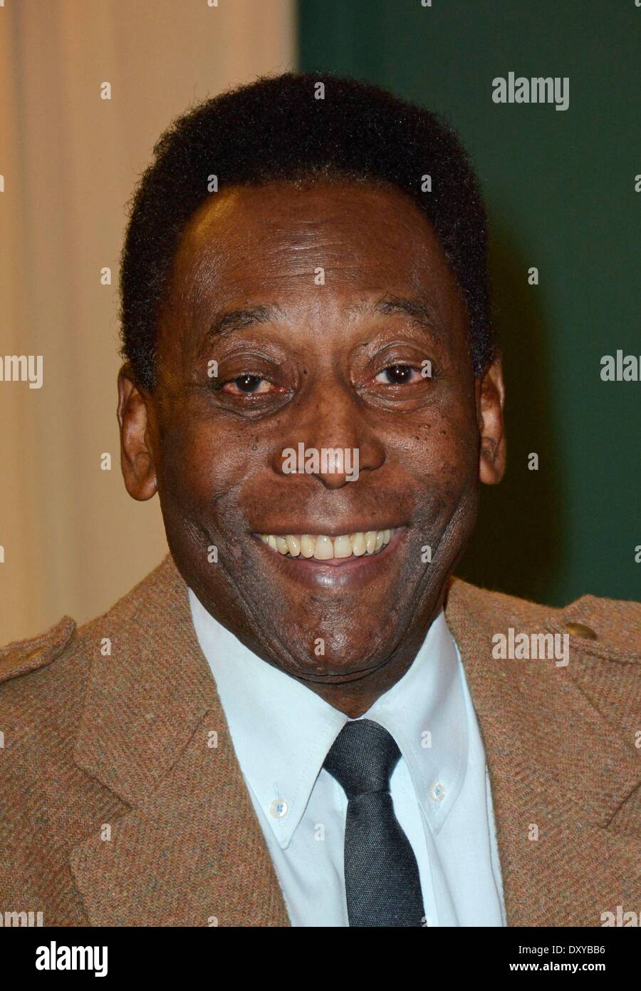 New York, NY, USA. 1st Apr, 2014. Pele at in-store appearance for Pele ...
