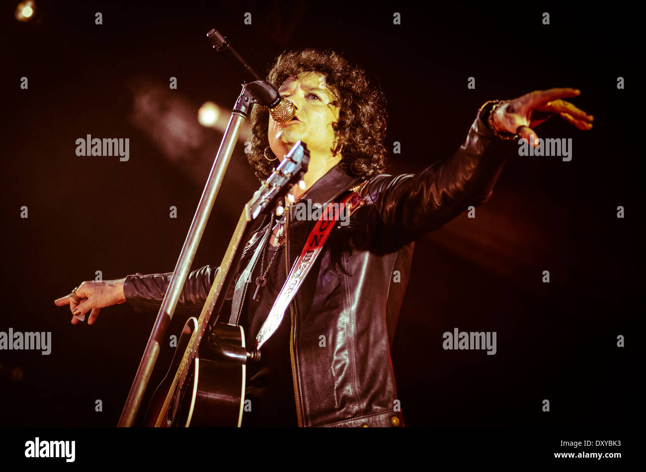 Record album tour touring hi-res stock photography and images - Alamy