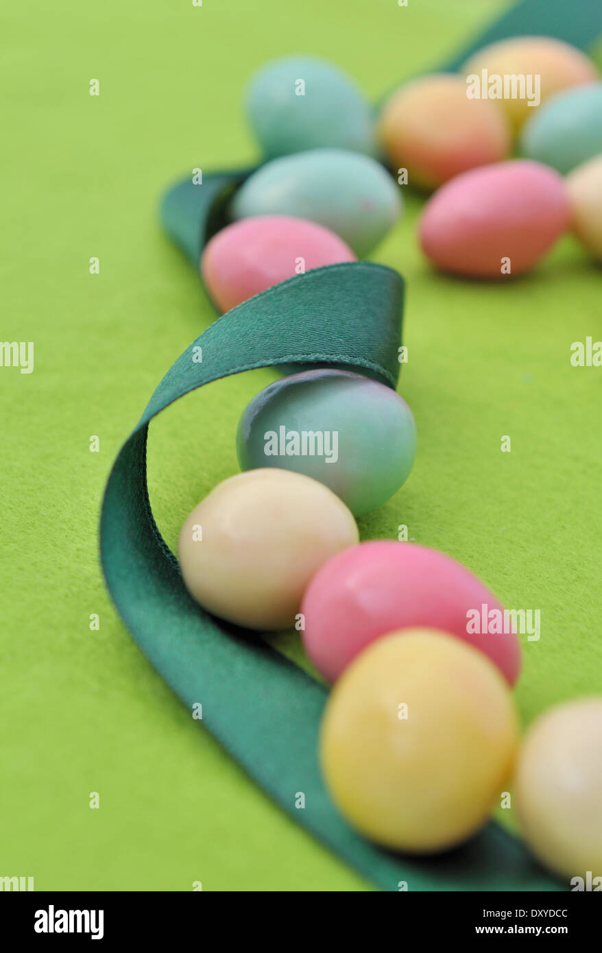 Colorful eggs hi-res stock photography and images - Alamy