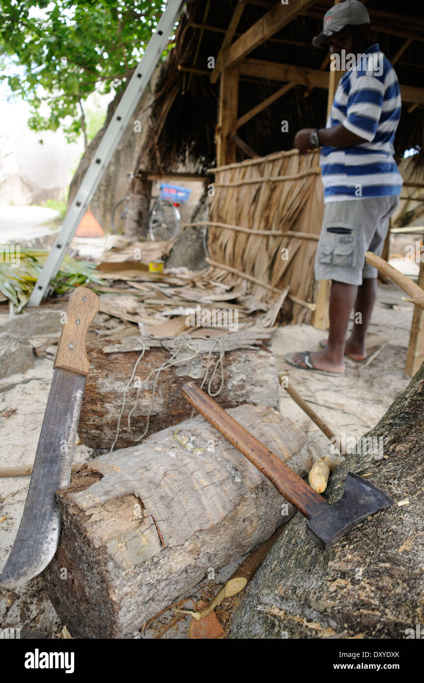 Grand Coteau and Hatchet to Construct Coconut Palm Thatch Roof for ...