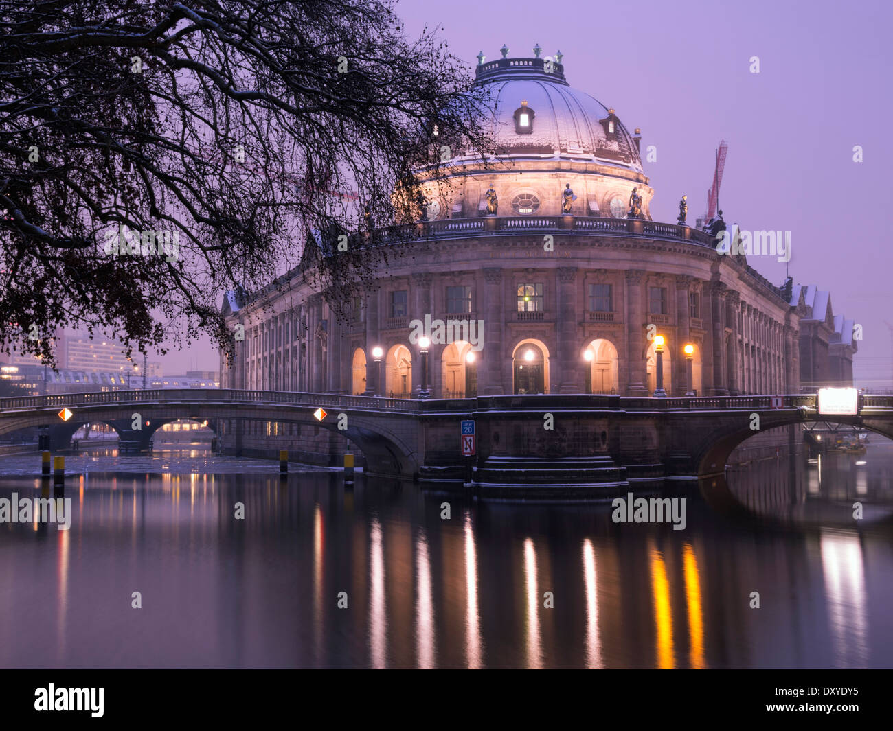 winter night at Spree river with scenic view to the famous Bode museum ...
