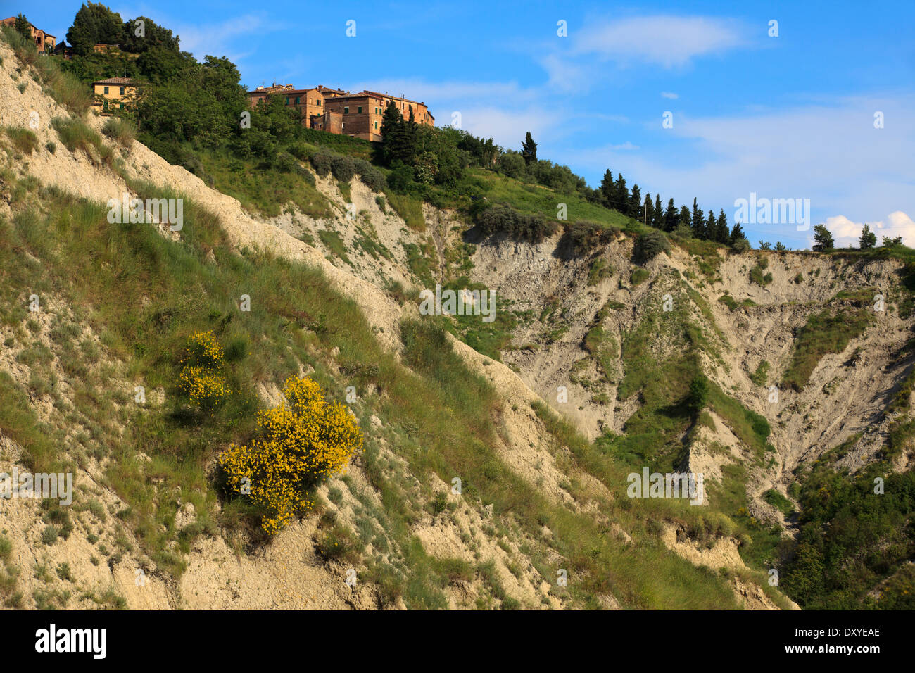 The small Tuscan hamlet of Chiusure, crete senesi, Tuscany, Italy Stock ...
