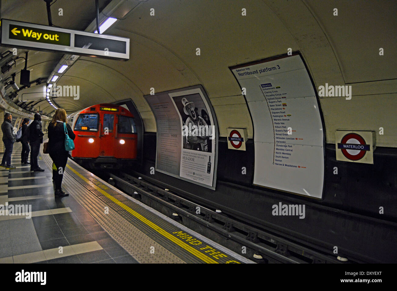 London Waterloo Station Sign Stock Photos & London Waterloo Station ...