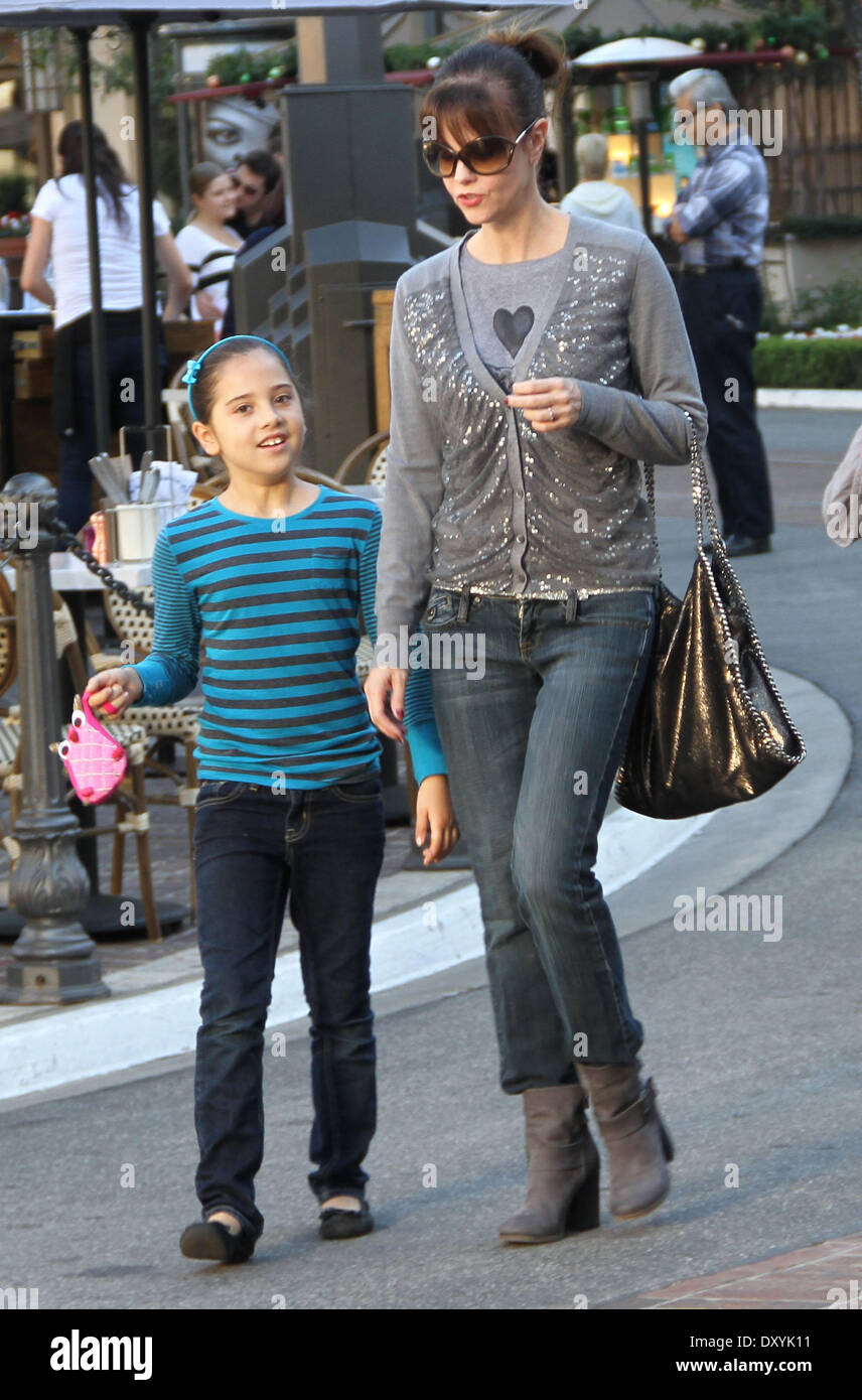 Goes shopping with her daughter at The Grove in Hollywood Featuring ...