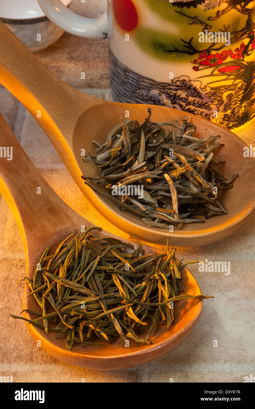 Two types of Chinese Green Tea Stock Photo - Alamy