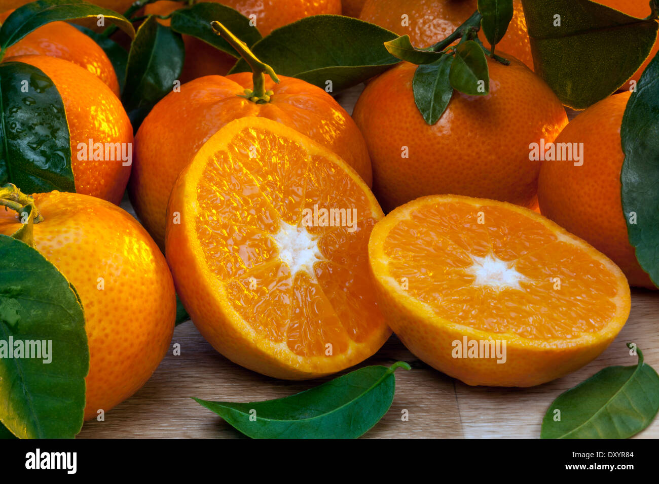 Mandarin sliced hi-res stock photography and images - Alamy