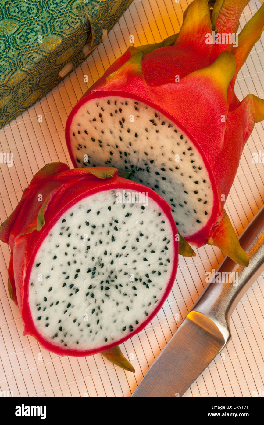 Fruit dragonfruit hi-res stock photography and images - Alamy