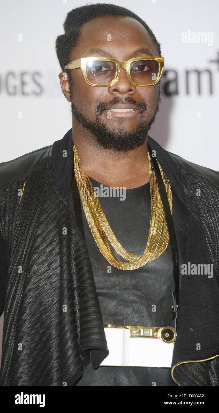 Will i am launches i am foto sosho fashion hi-res stock photography and ...