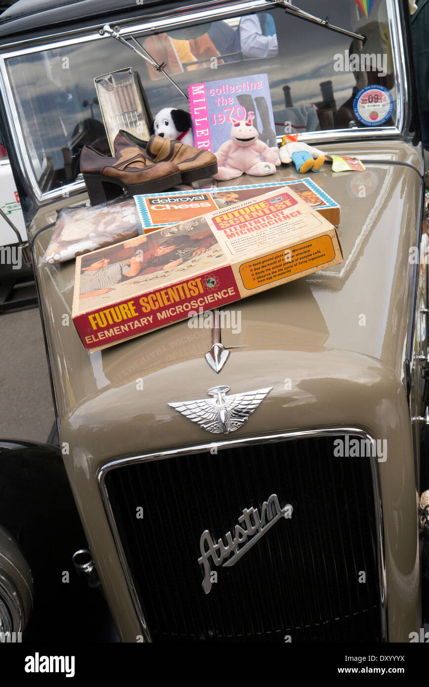 Classic car boot sale hi-res stock photography and images - Alamy