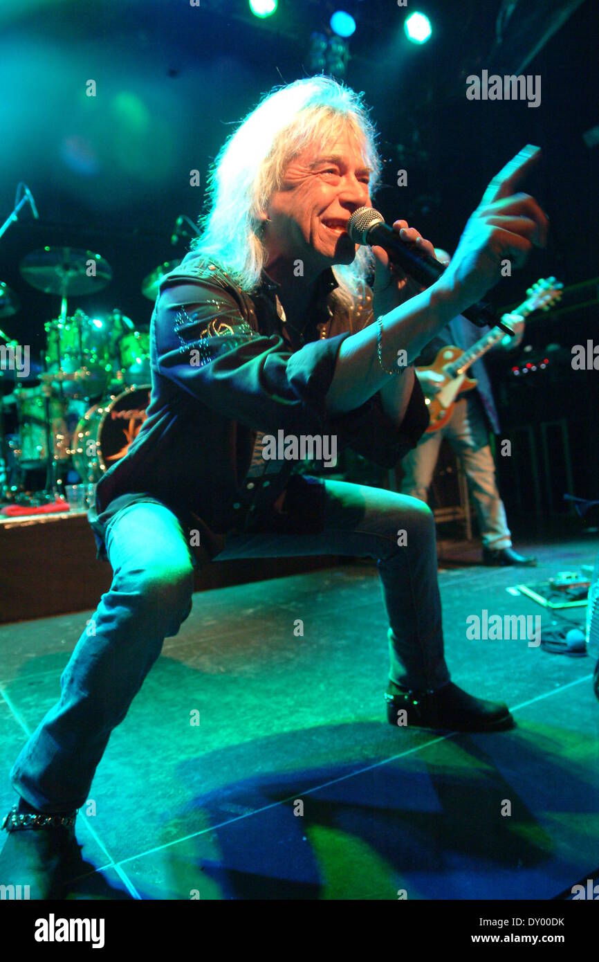 Bob Catley High Resolution Stock Photography and Images - Alamy