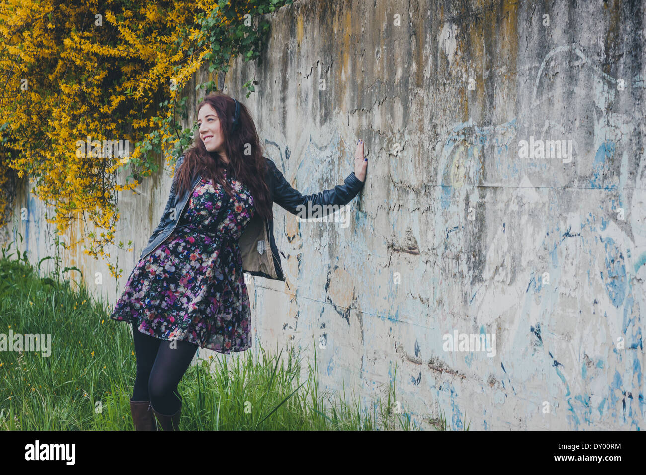 Portrait of a pretty girl in urban scenario Stock Photo - Alamy