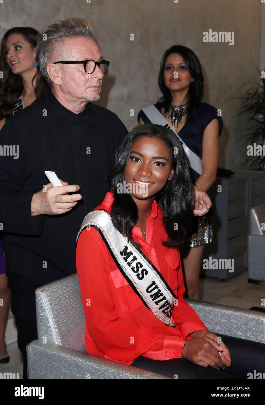 Celebrities visit the "Color Salon by Michael Boychuck" inside Caesars ...