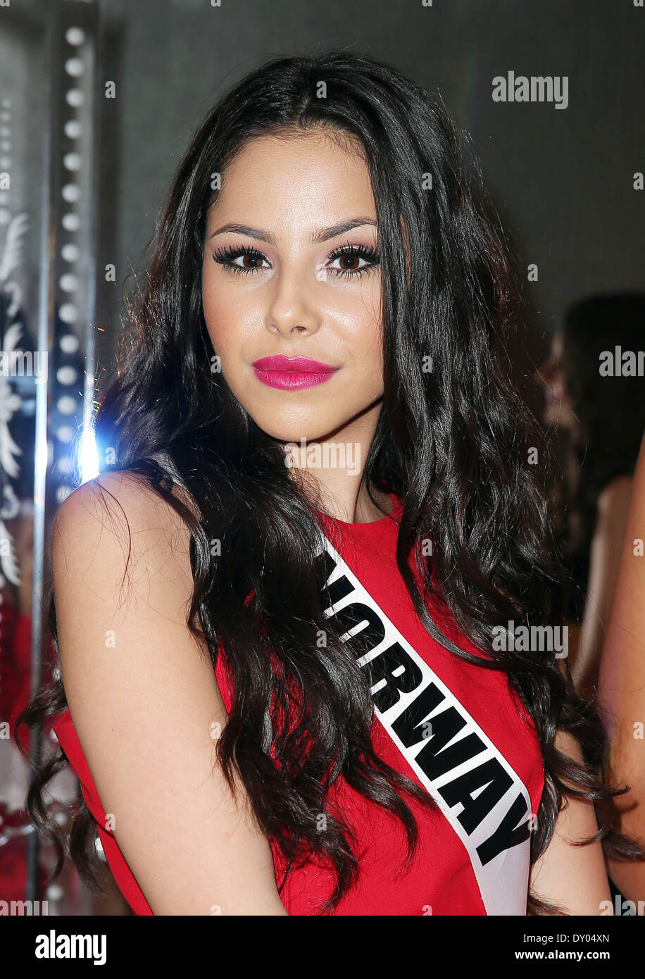 Celebrities visit the "Color Salon by Michael Boychuck" inside Caesars ...