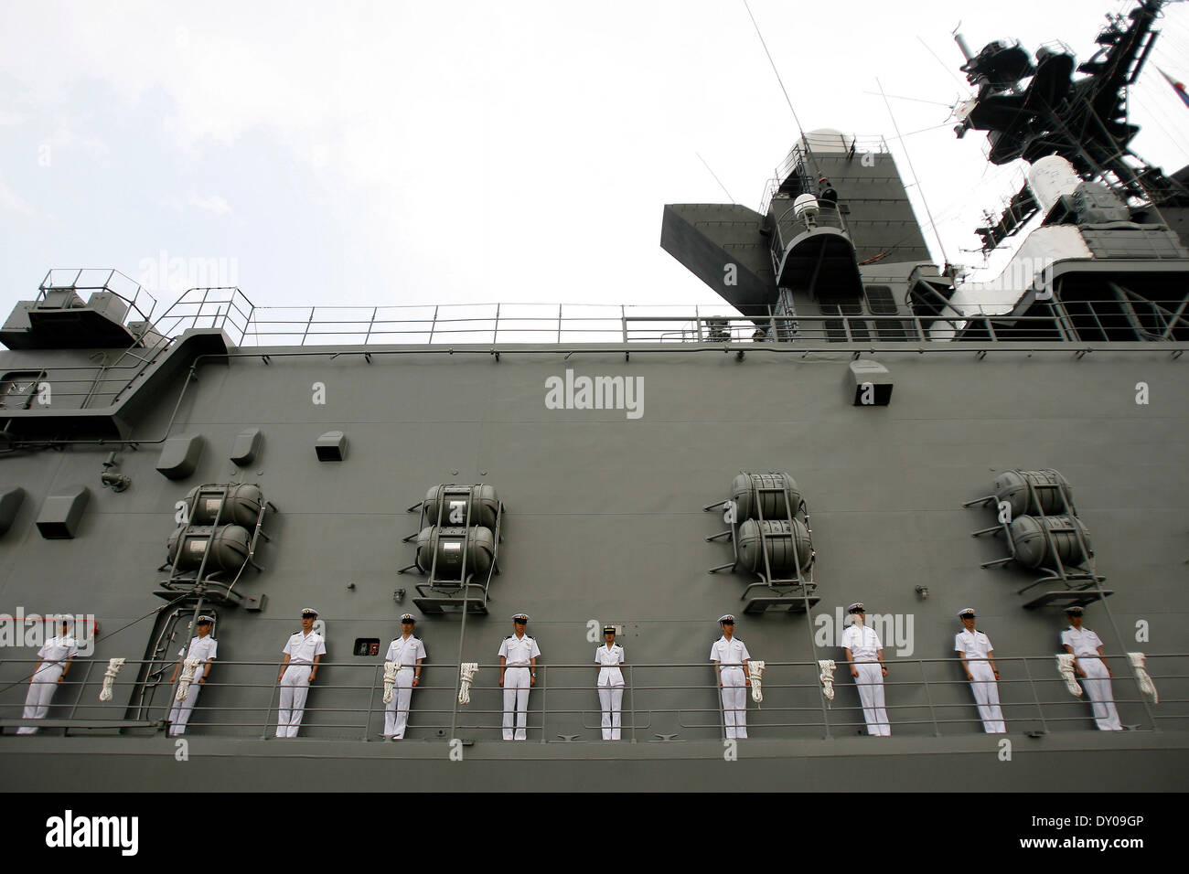 Manila, Philippines. 2nd Apr, 2014. Crews of the Japanese warship JS ...