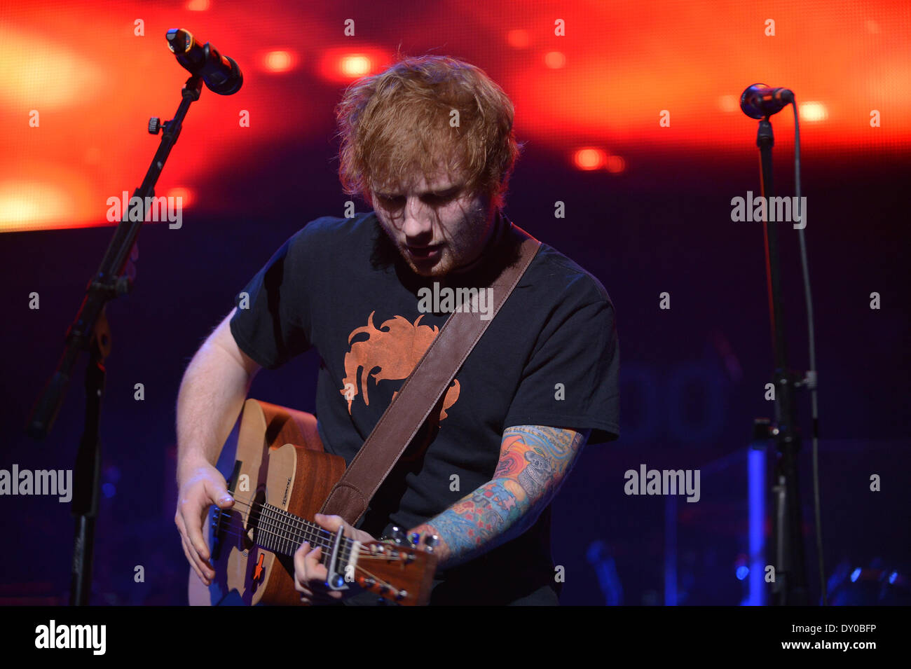 Ed sheeran jingle ball 2012 hi-res stock photography and images - Alamy
