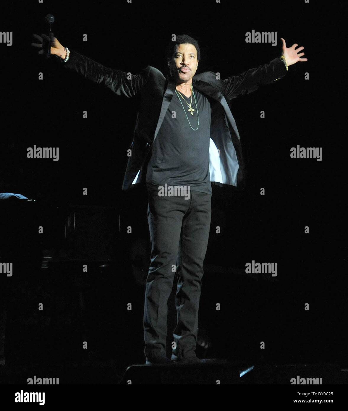 Lionel Richie performing live in concert at the O2 Arena Featuring ...