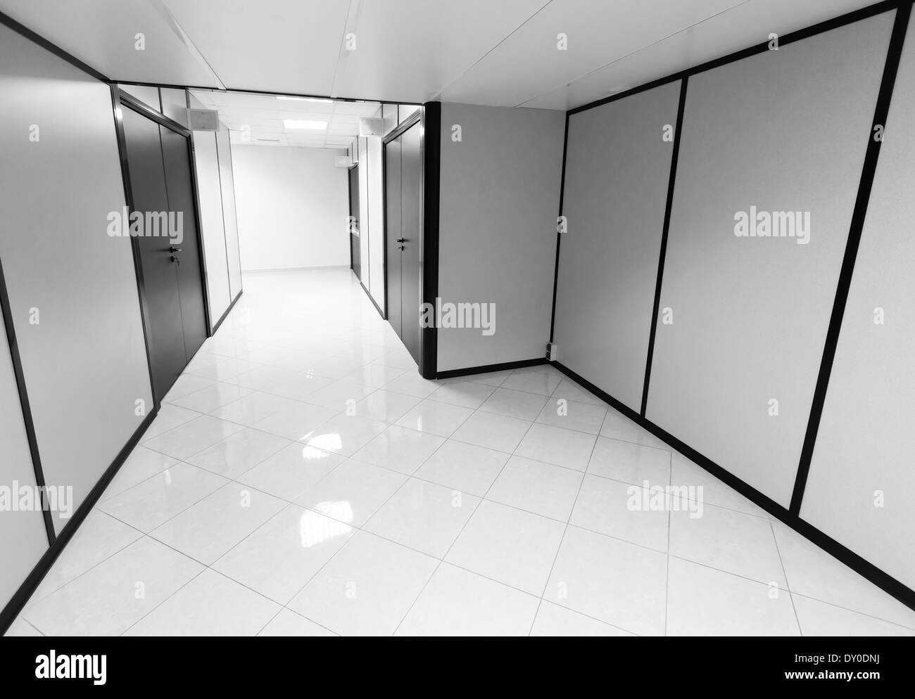 Empty office interior hi-res stock photography and images - Alamy