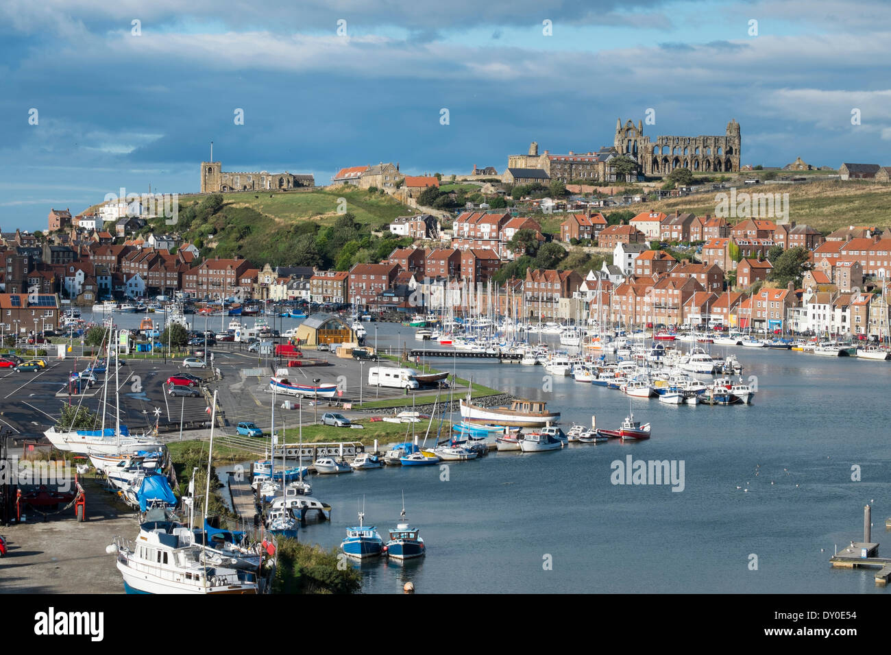 Whitby harbour hi-res stock photography and images - Alamy