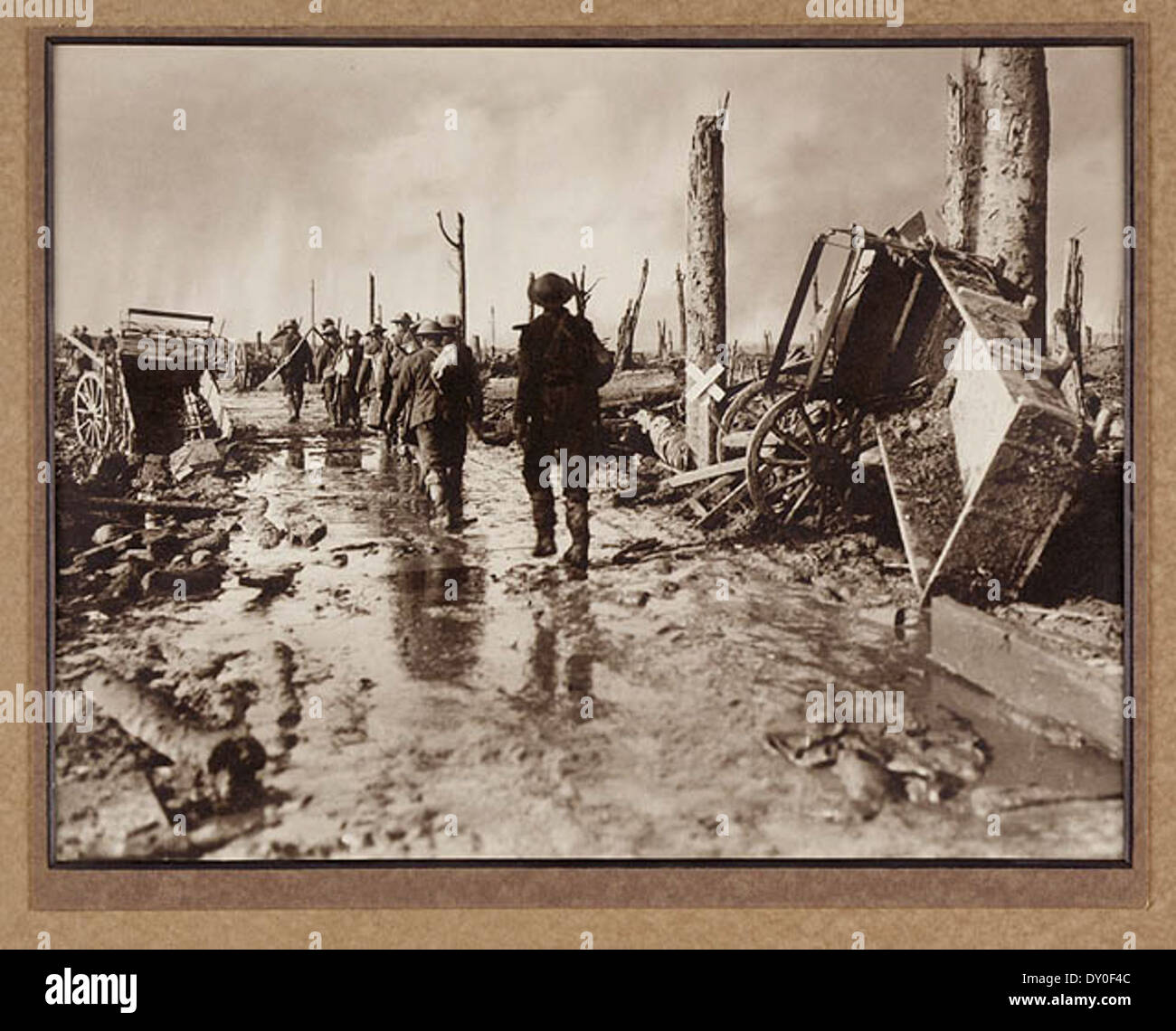 Ww1 battlefield hi-res stock photography and images - Alamy