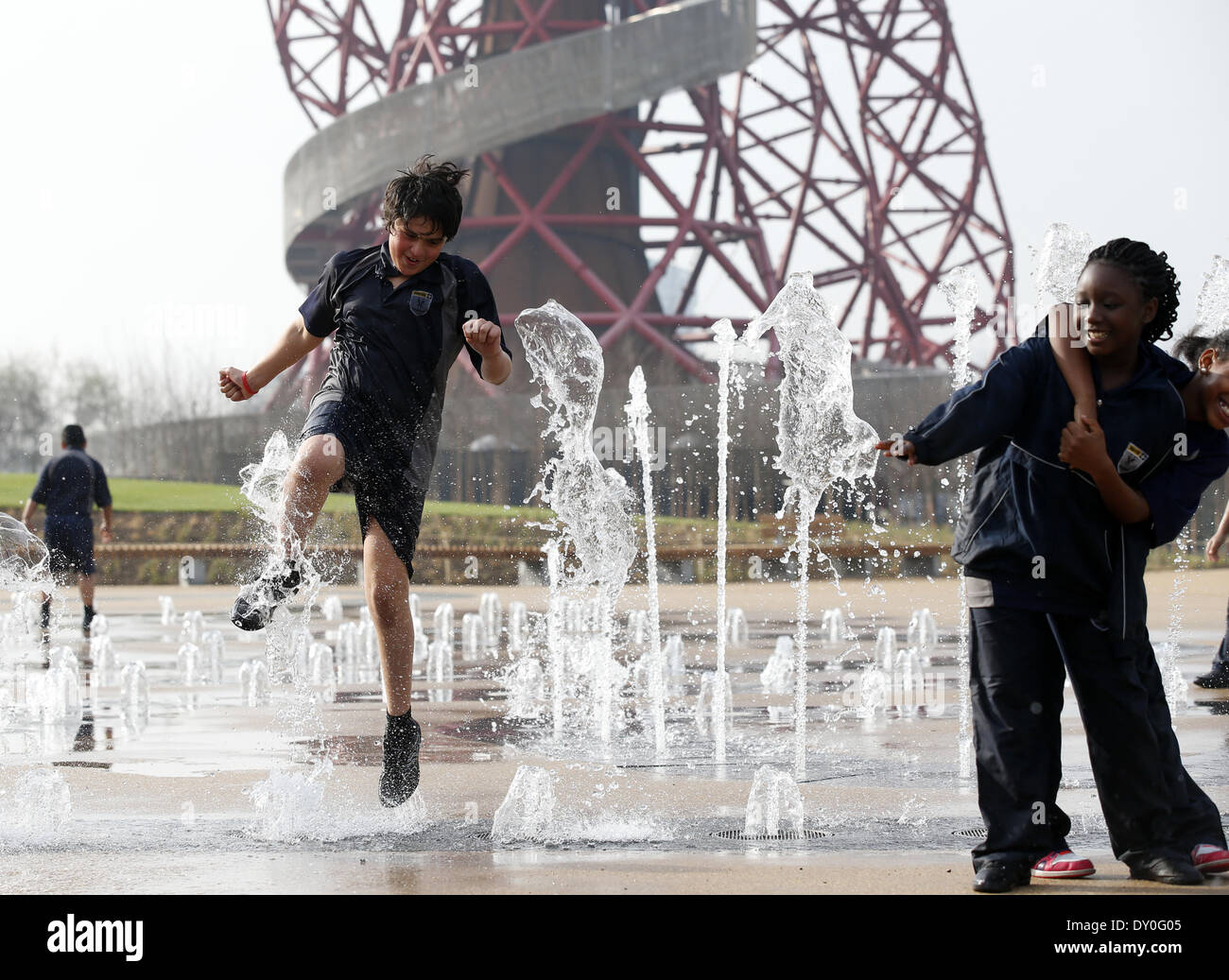 Chobham academy school 2014 hi-res stock photography and images - Alamy