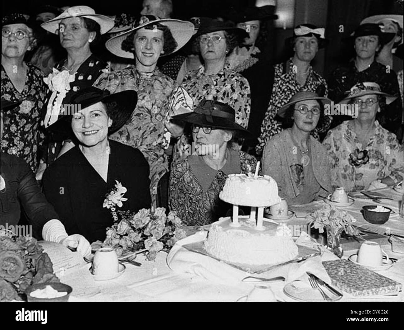 12 1937 hi-res stock photography and images - Alamy