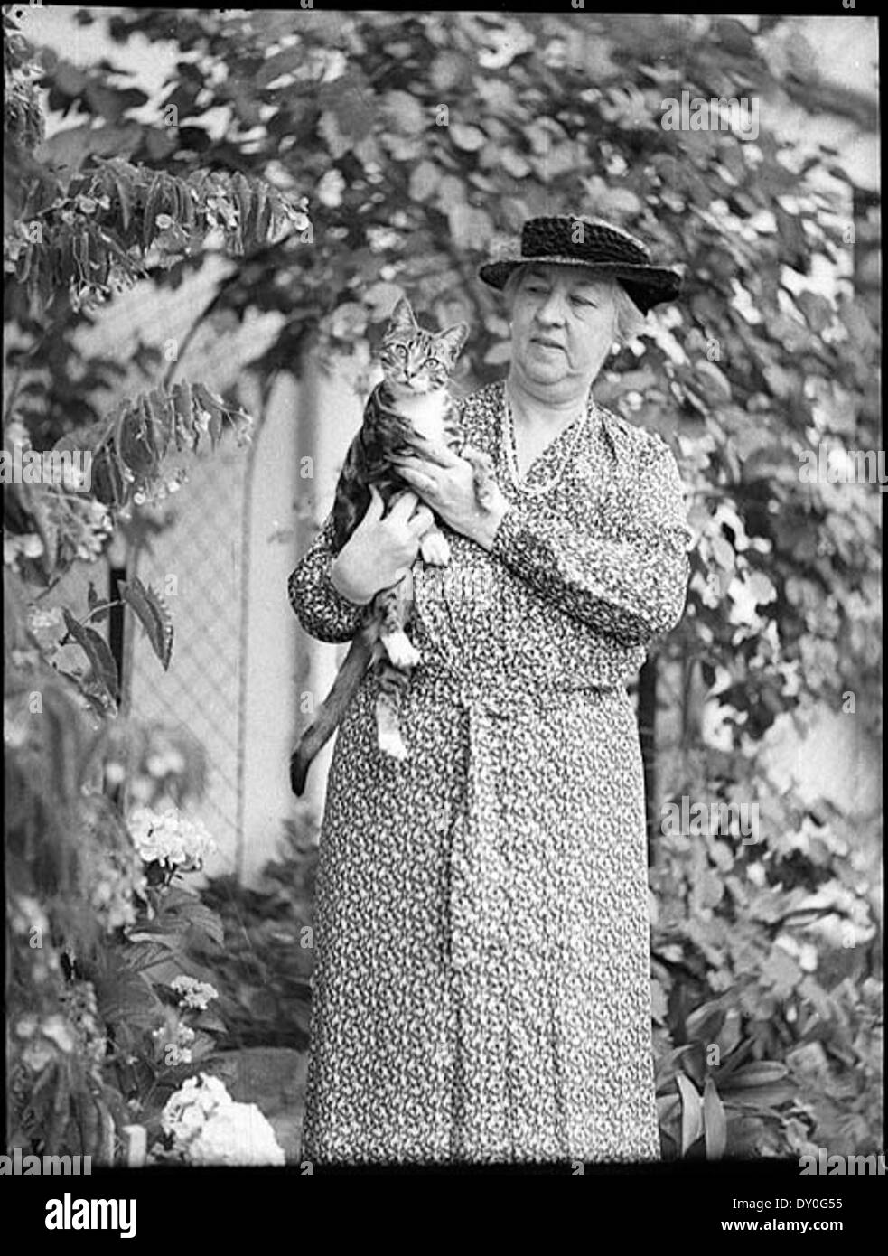 A 1939 photograph by Sam Hood of Mrs. OE Friend at her home in ...