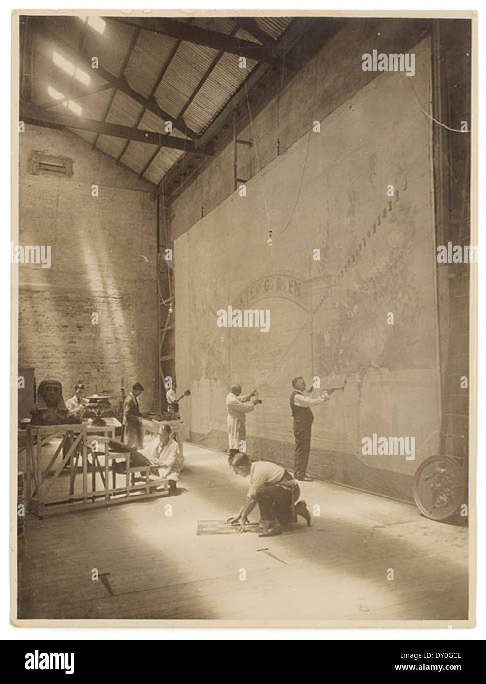 Painting backdrop, Sydney, ca. 1930s / by Sam Hood Stock Photo - Alamy