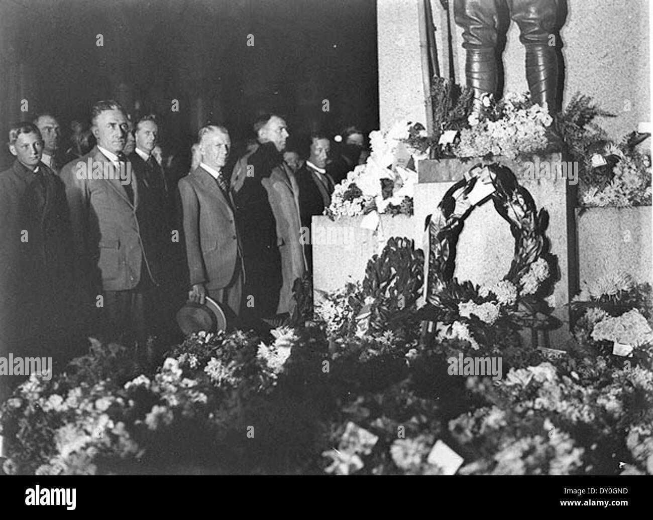 This 1931 photograph by Sam Hood shows the dawn service at the Cenotaph ...