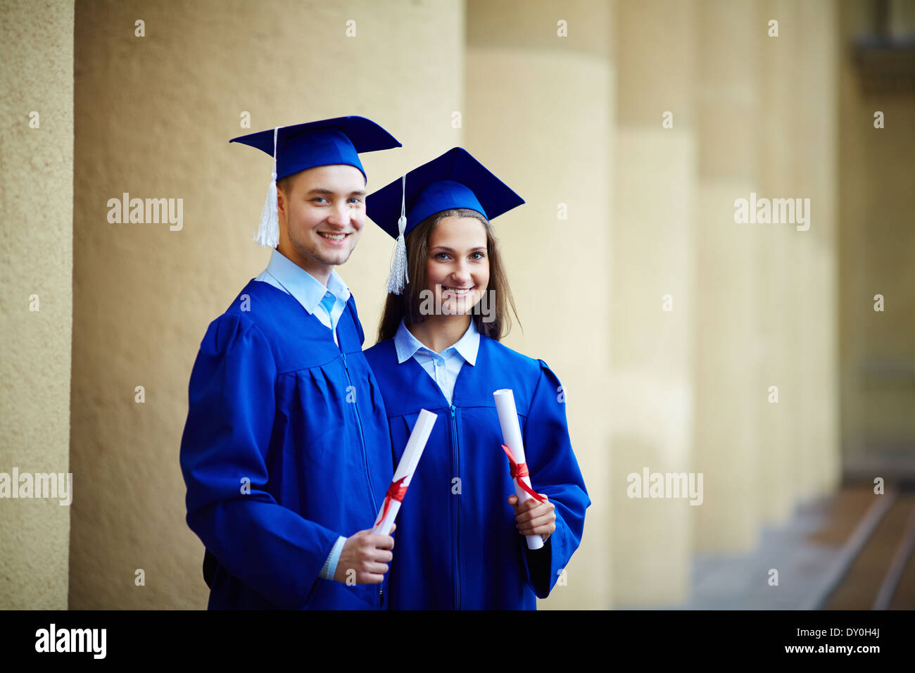 Two graduation hat hi-res stock photography and images - Alamy