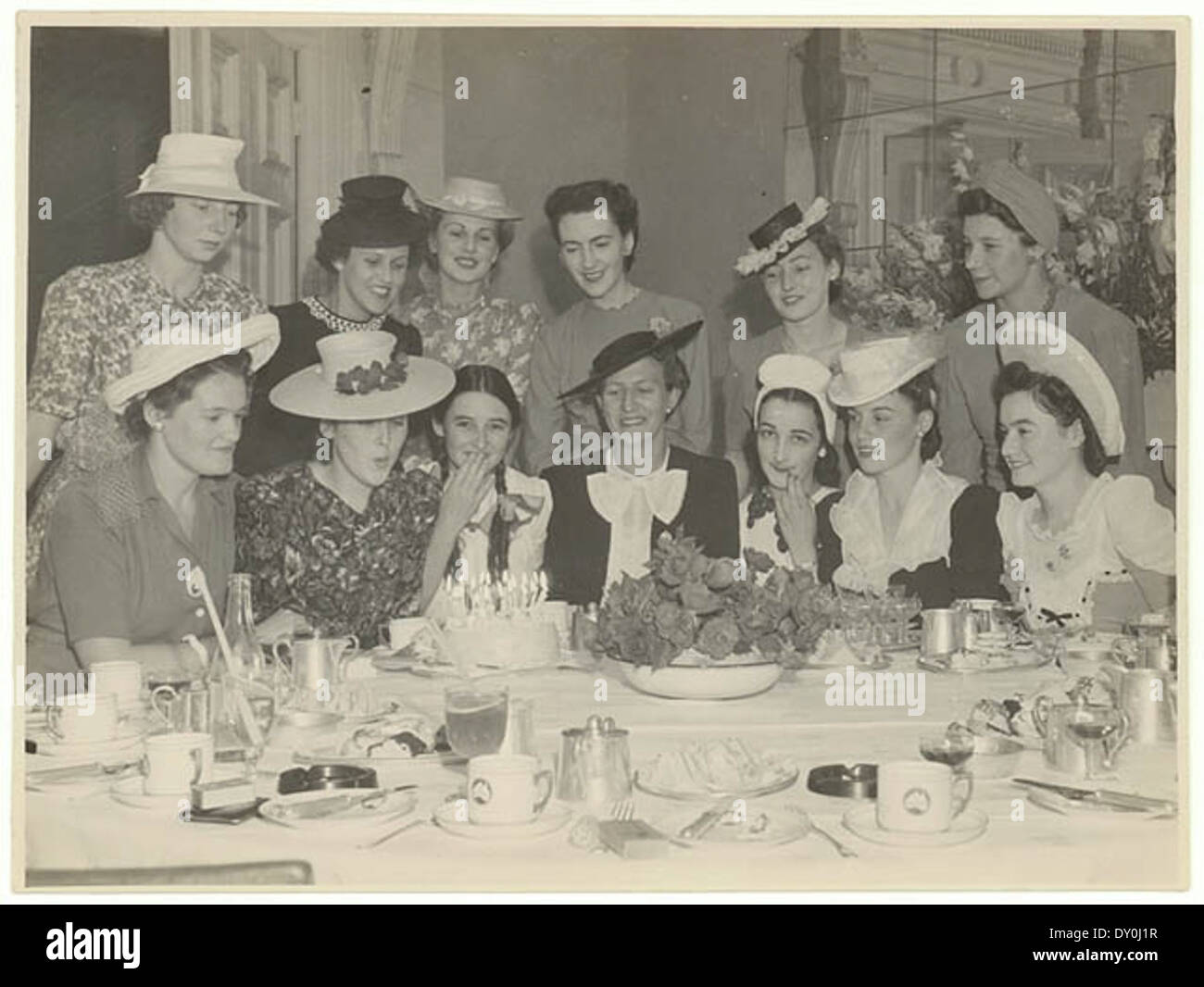 1930s vintage fashion party hi-res stock photography and images - Alamy