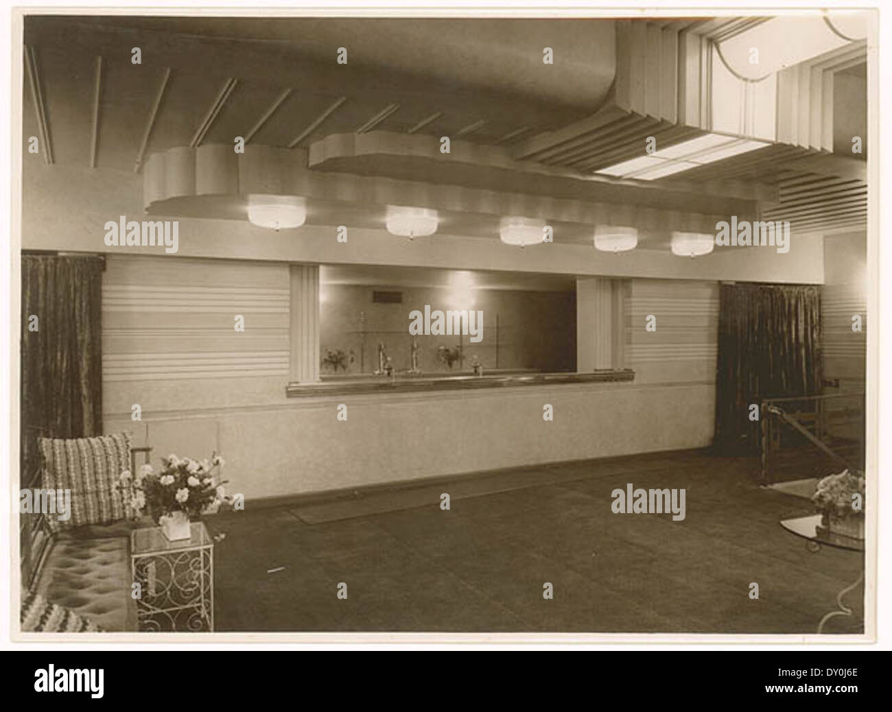 1930s candy bar hi-res stock photography and images - Alamy