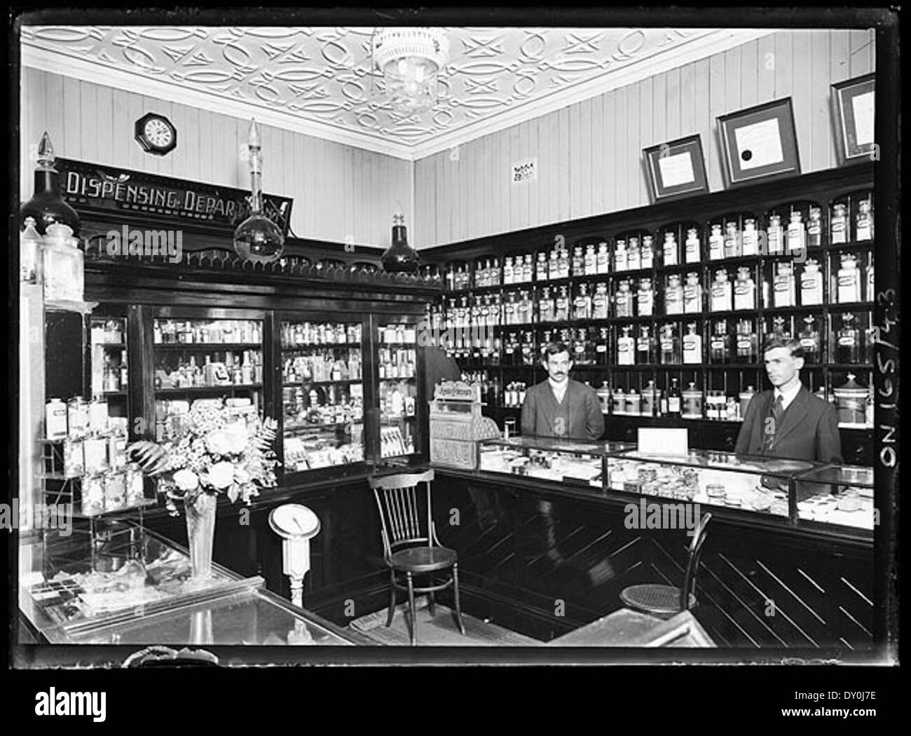1920s shop interior hi-res stock photography and images - Alamy