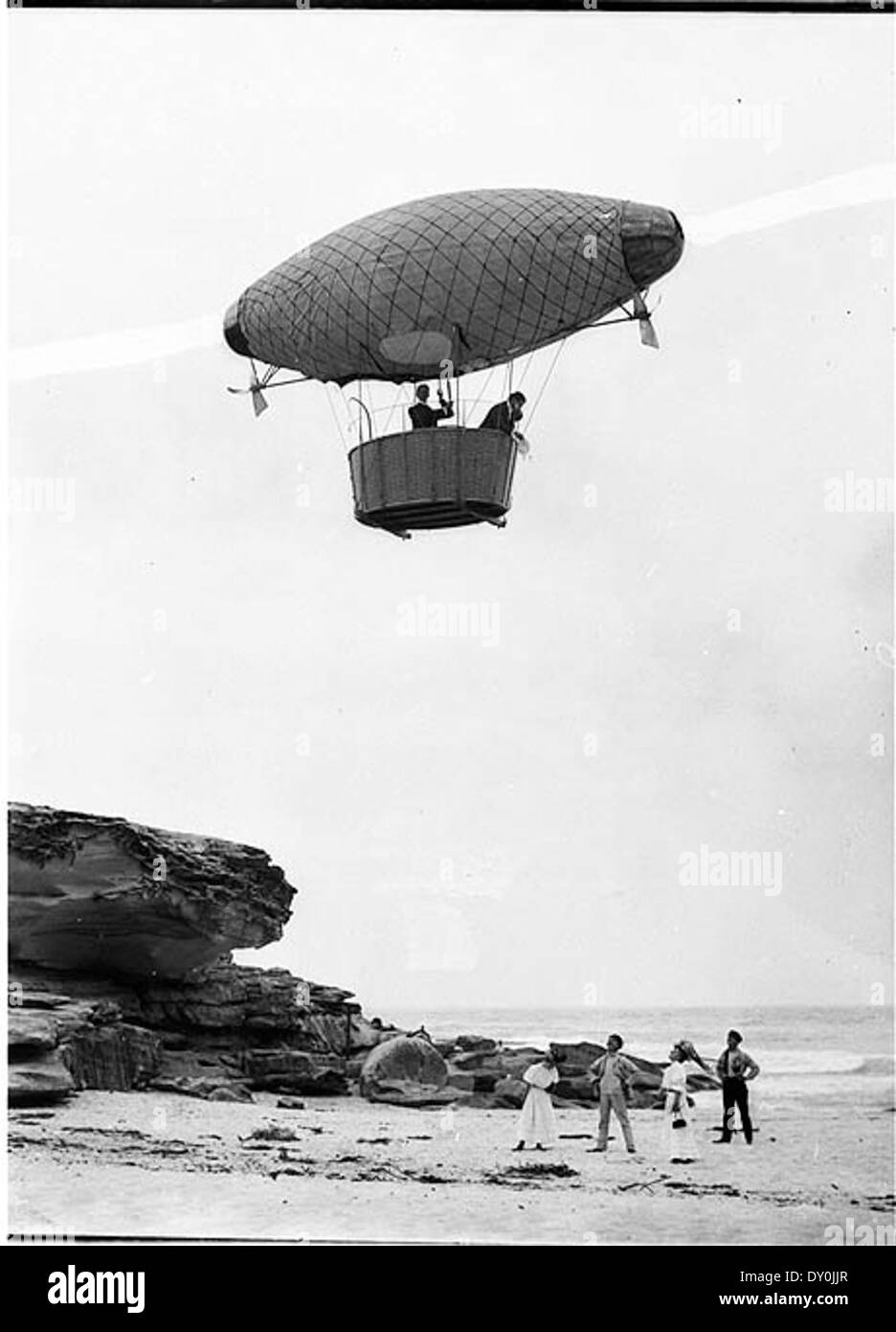 "Dirigible" over Tamarama, 1908, Hall & Co Stock Photo - Alamy