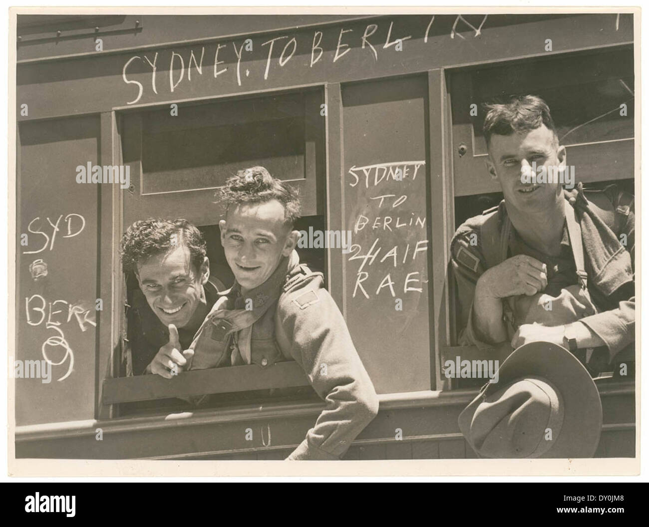 This photograph by Sam Hood captures the arrival of the 6th Division of ...