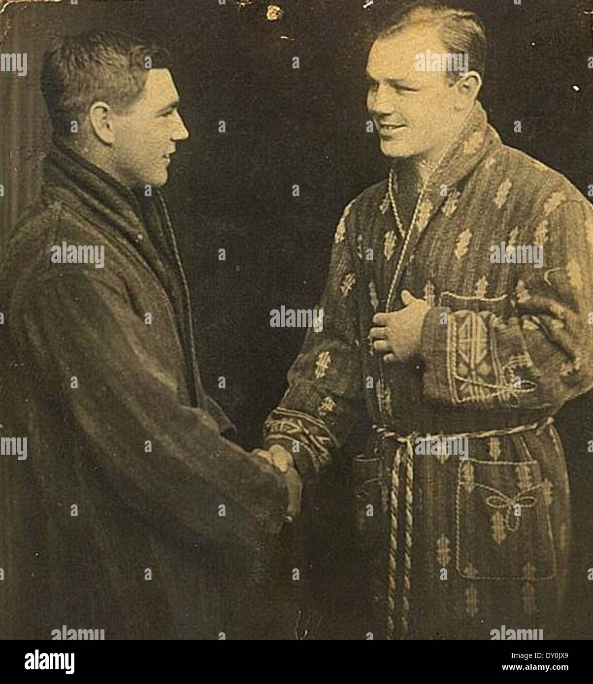 A 1916 photograph of boxers Les Darcy (left) and Eddie McGoorty ...