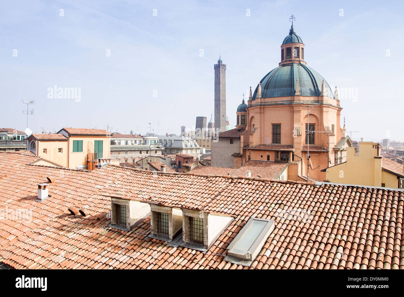 Dome bologna hi-res stock photography and images - Alamy