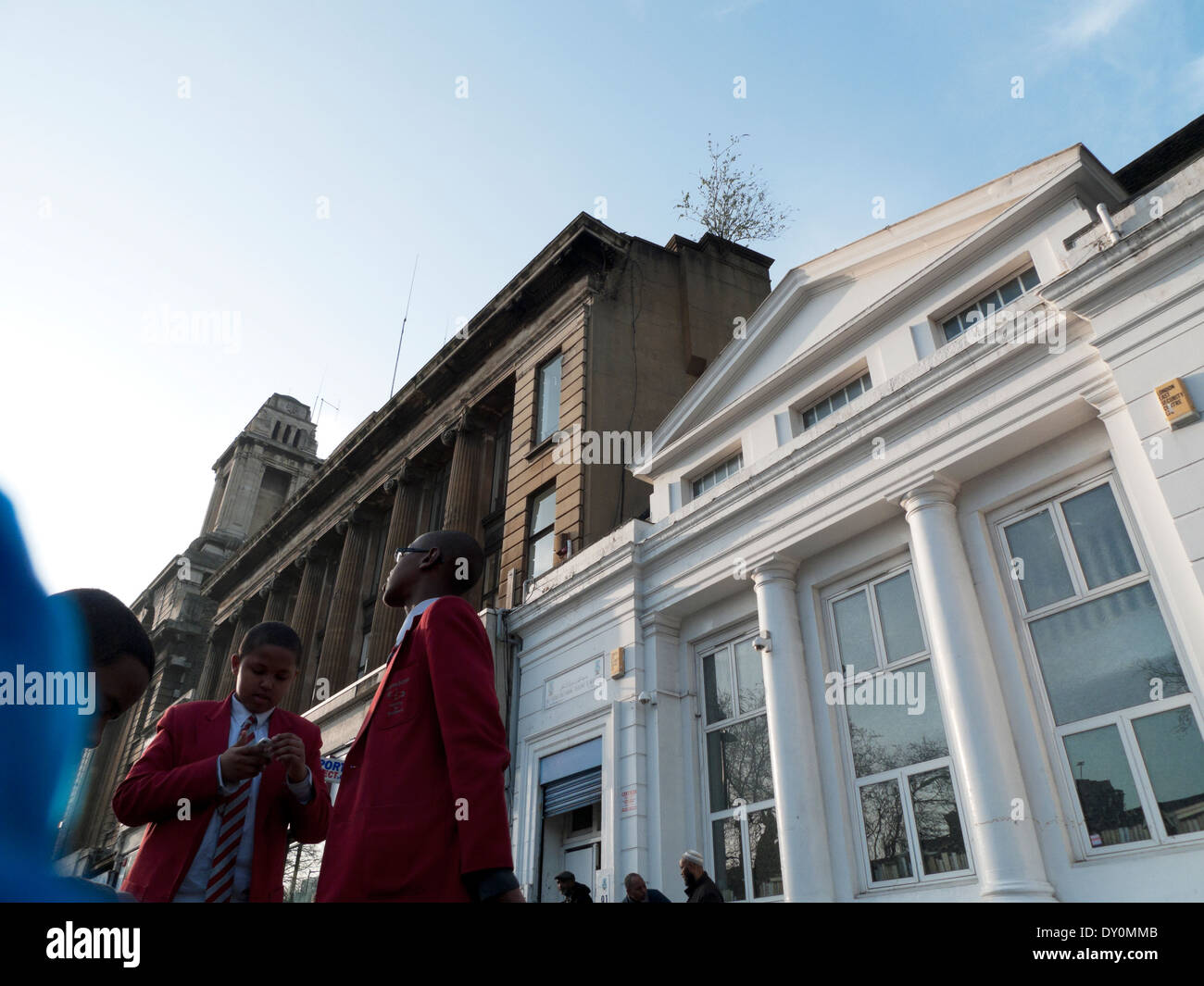Al huda mosque hi-res stock photography and images - Alamy