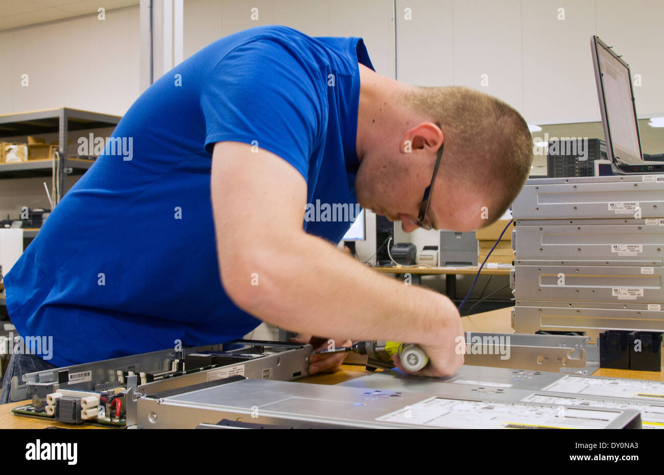 employee assembling HP computer server Stock Photo - Alamy