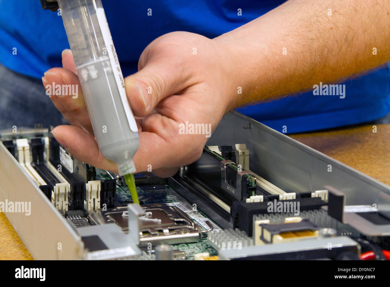 employee assembling HP computer server Stock Photo - Alamy