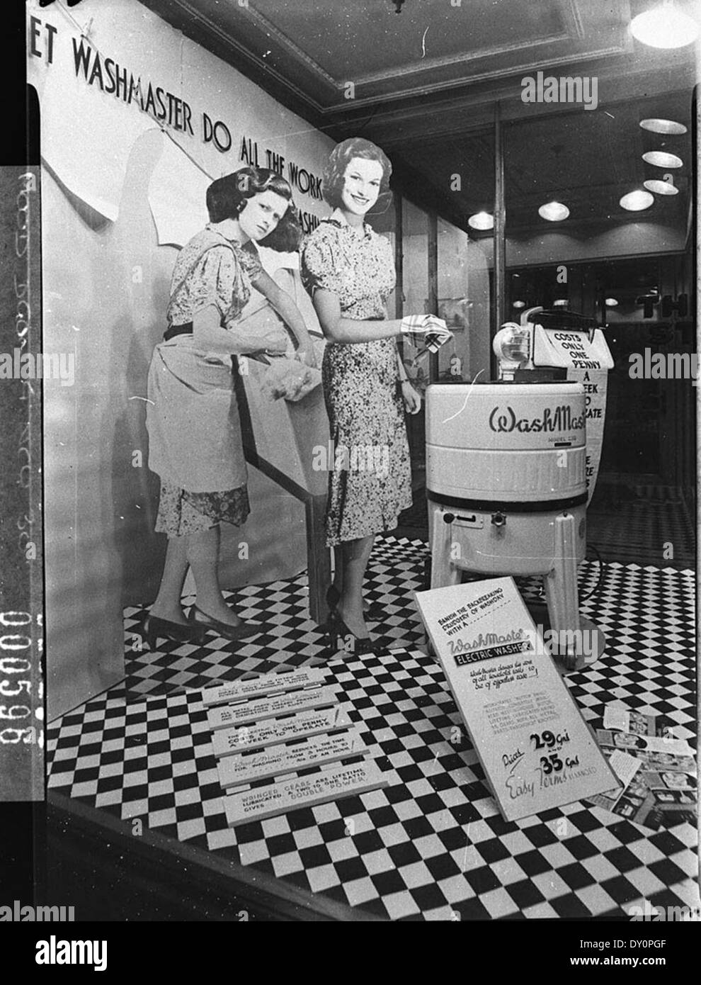 Washing machine advertisement hi-res stock photography and images - Alamy