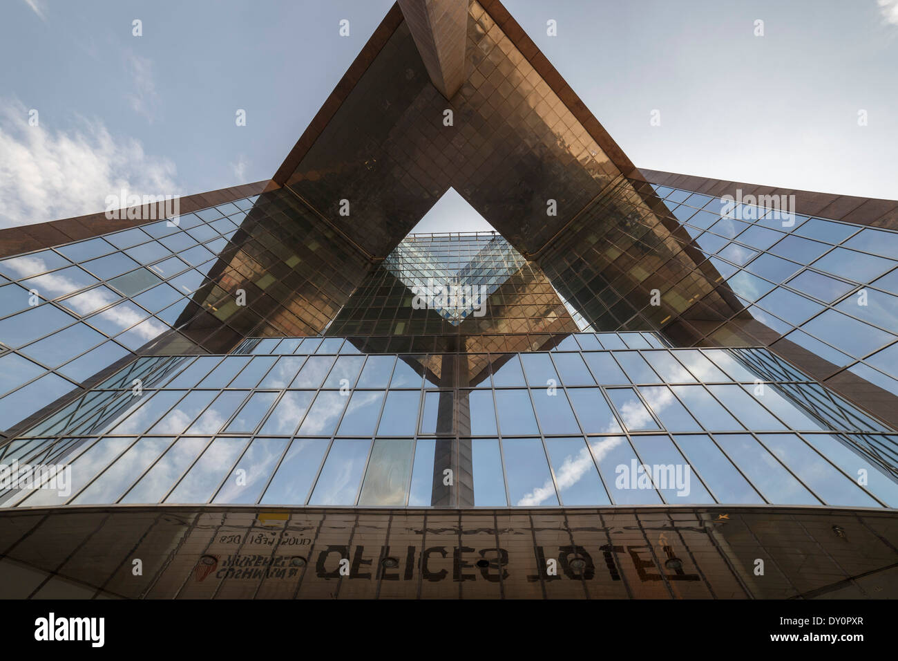 London bridge upgrade hi-res stock photography and images - Alamy