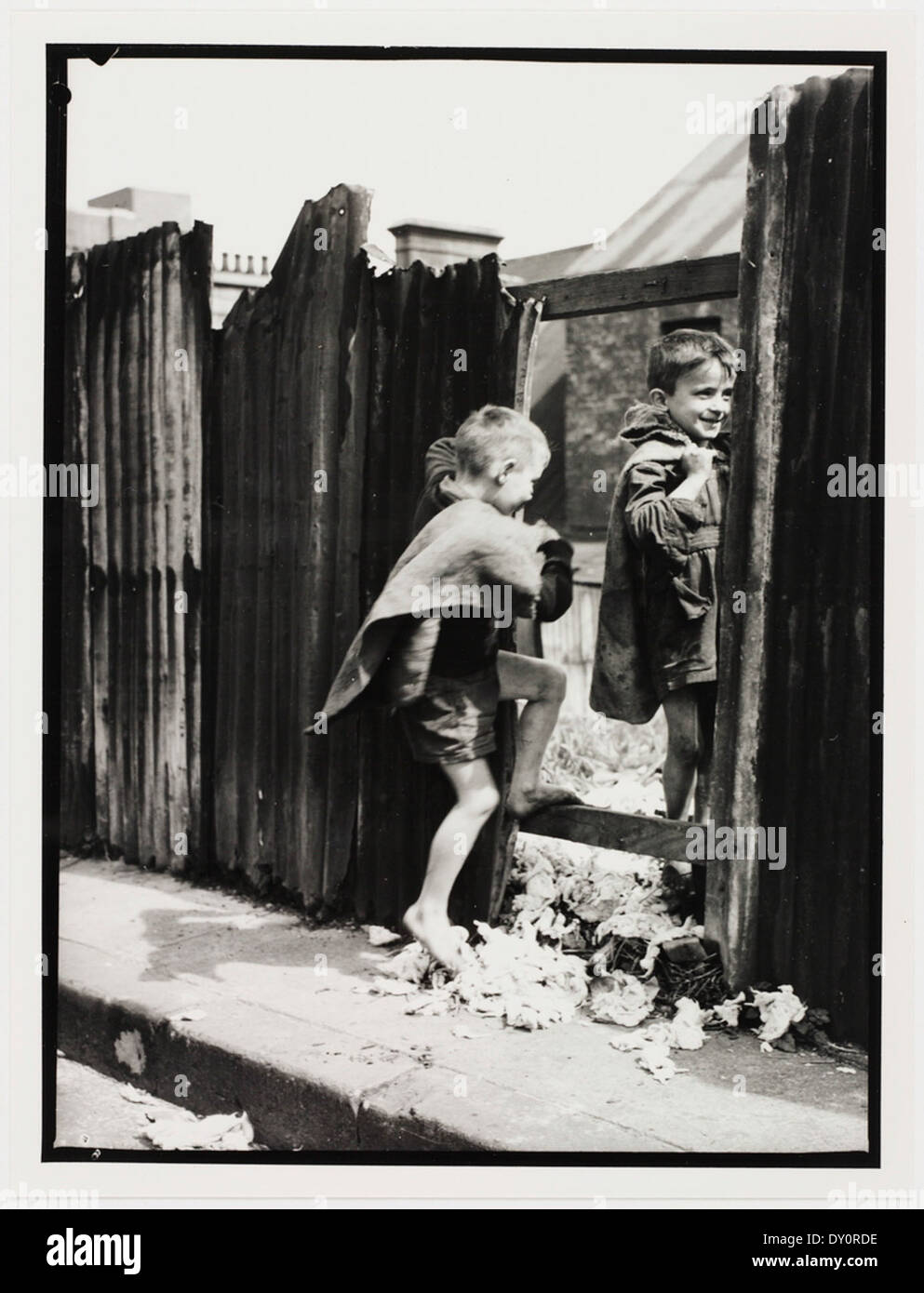 Living conditions in slums hi-res stock photography and images - Alamy